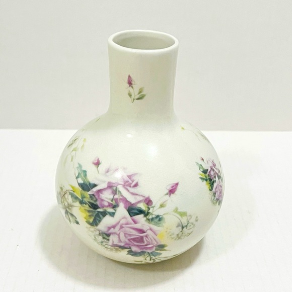 Victorian Trading Co | Art | 898 Victorian Trading Co Vase | Poshmark